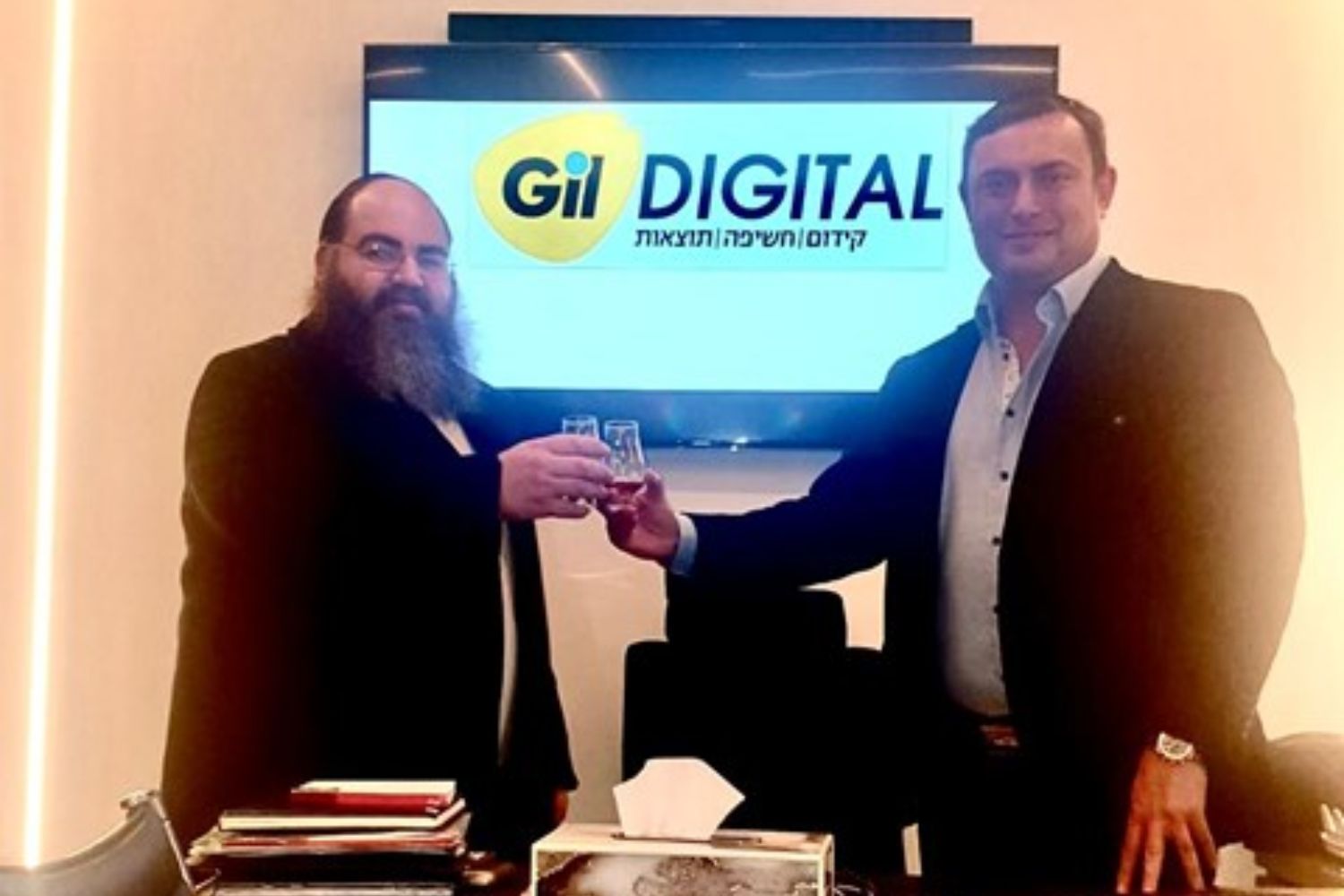 כתבו עלינו - GIL GROUP